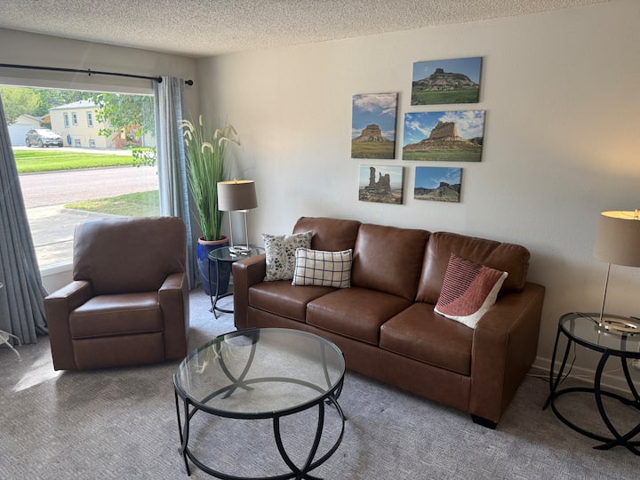 Five Rocks Guest House, King And Queen Bedrooms - Scotts Bluff National Monument