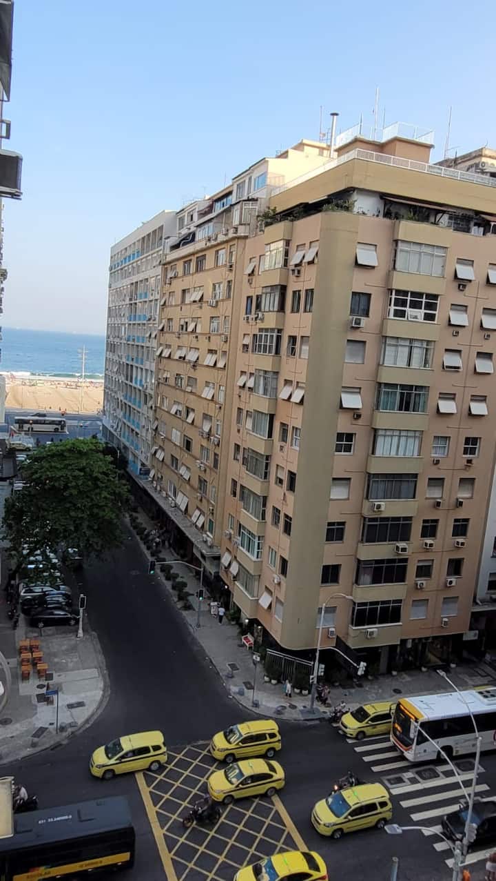 Copacabana Princesinha Do Mar
Vista Lateral Do Mar - Copacabana