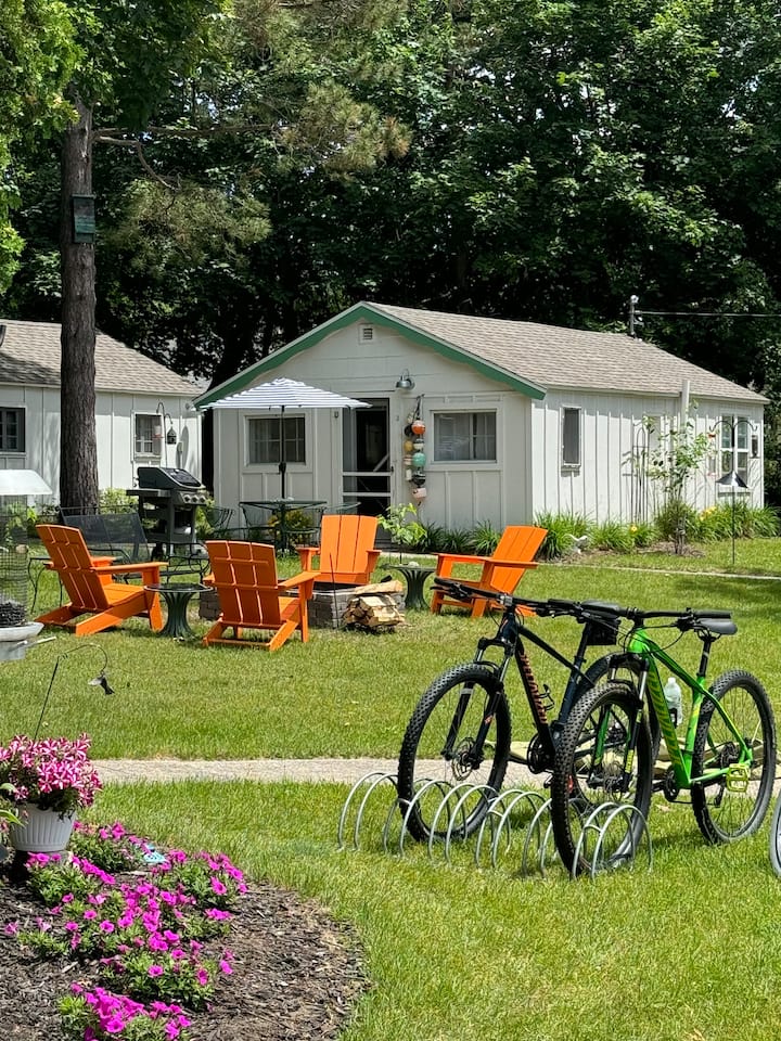 Cabana Cottage Pool+patio+grill {Adults Only} - Bear Lake, MI