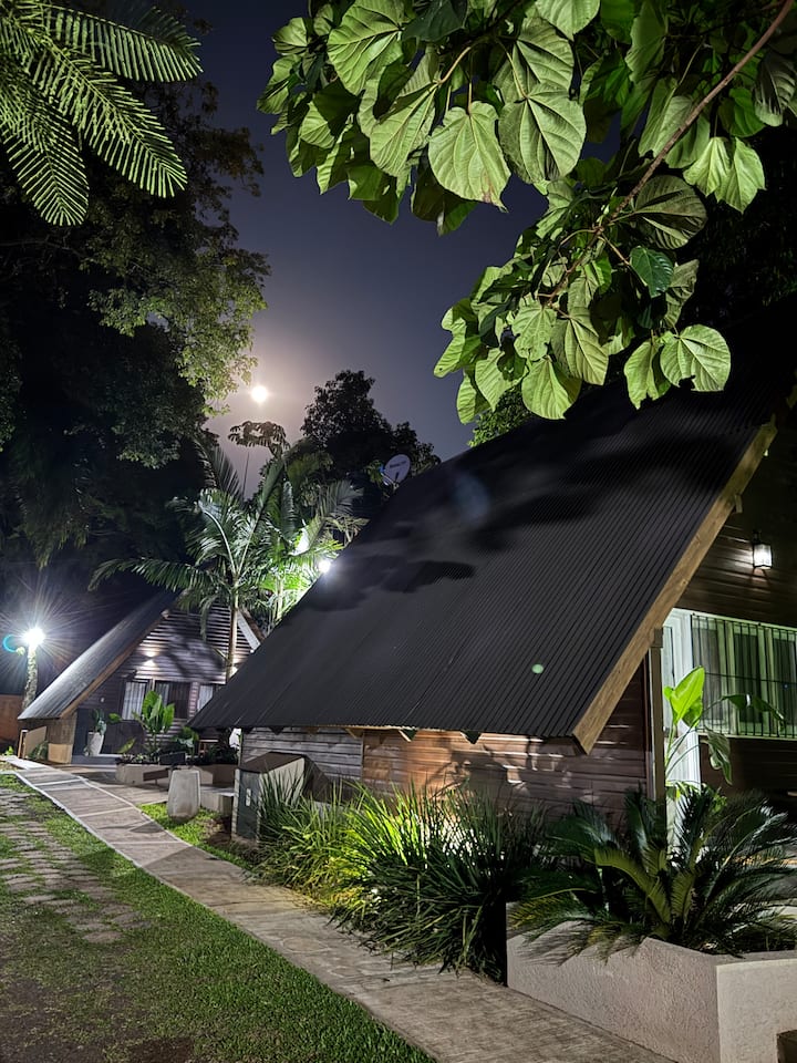 Cabañas Pleno Centro! Sobre Av Principal - Puerto Iguazú