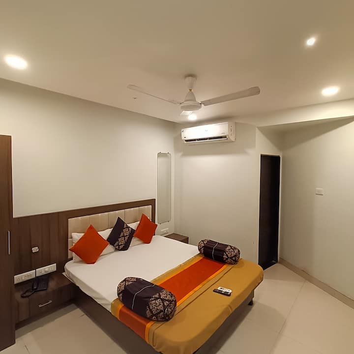 At 1 Min Walk From Railway Station - Aurangabad