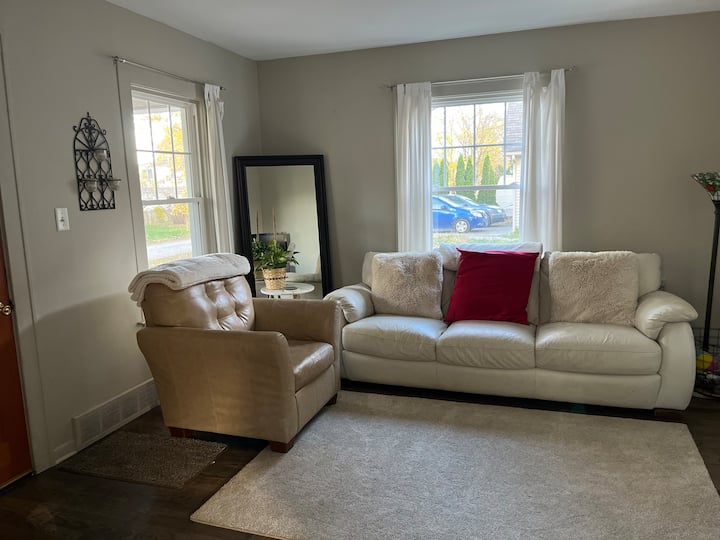 Peaceful Ann Arbor Monthly Room - Ann Arbor, MI