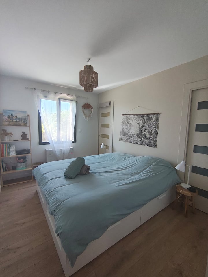 Maison Lumineuse + Jardin, Proche Centre-ville - Le Thor