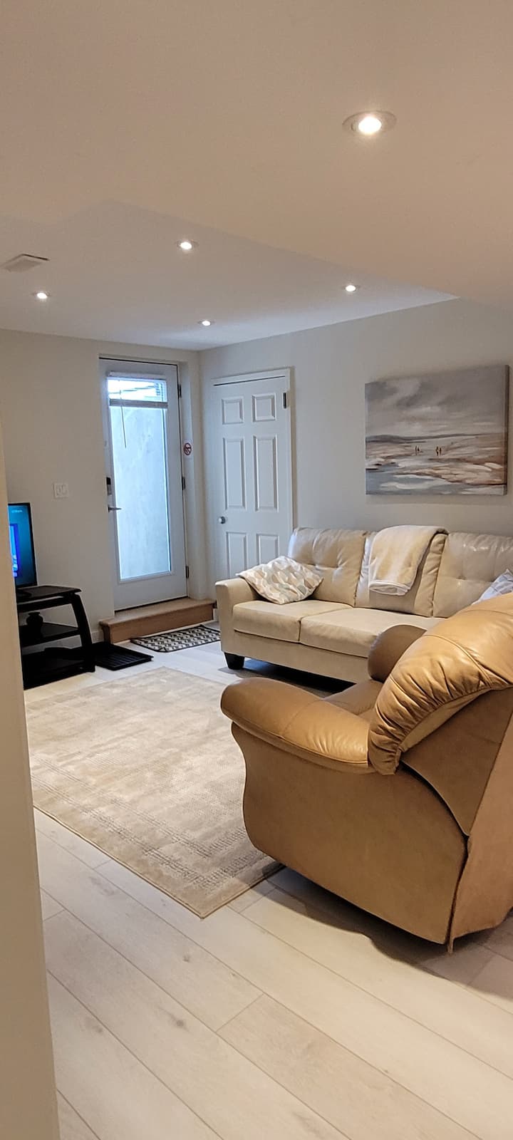 New One Bed. Apt W/ Parking Self Check In 43" Tv - Gatineau