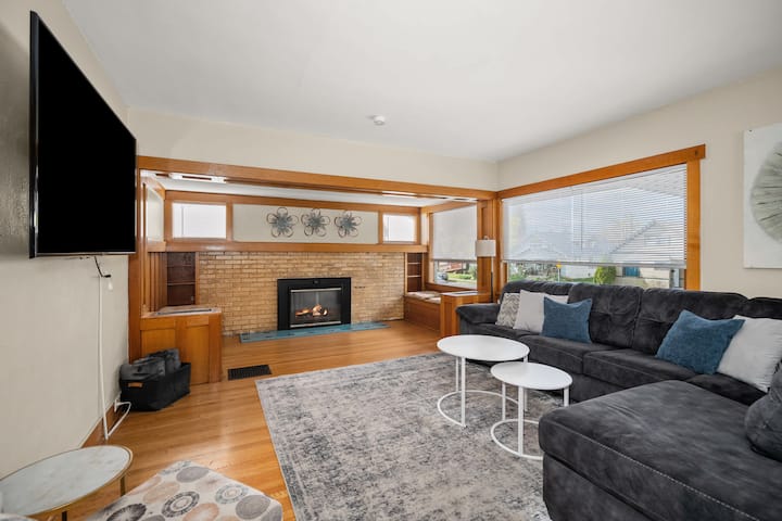 Charming & Spacious Craftsman House - Spokane, WA