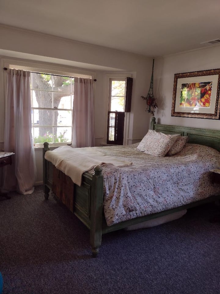 Cozy Room Near Foxen Canyon Rd. Wineries - Santa Maria, CA