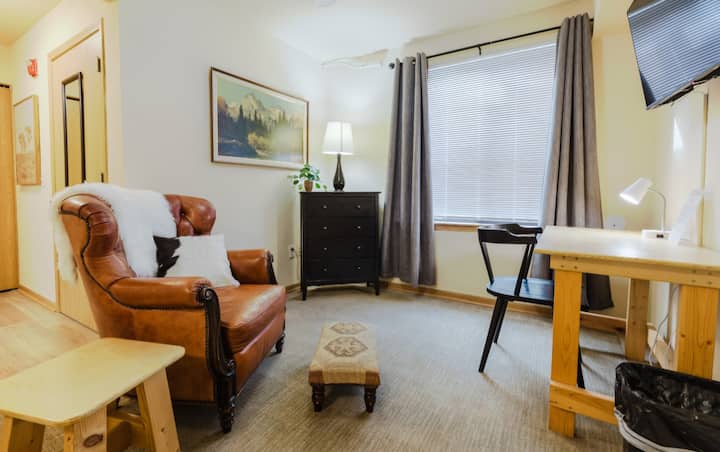 Easy Stay #10 - Omaha, NE