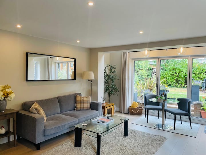 Private Ground Floor Annex - Solihull