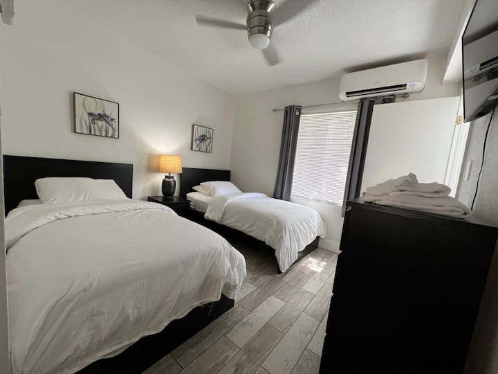 Private Studio # 3, Five Min Walking To Beach. - Pompano Beach, FL