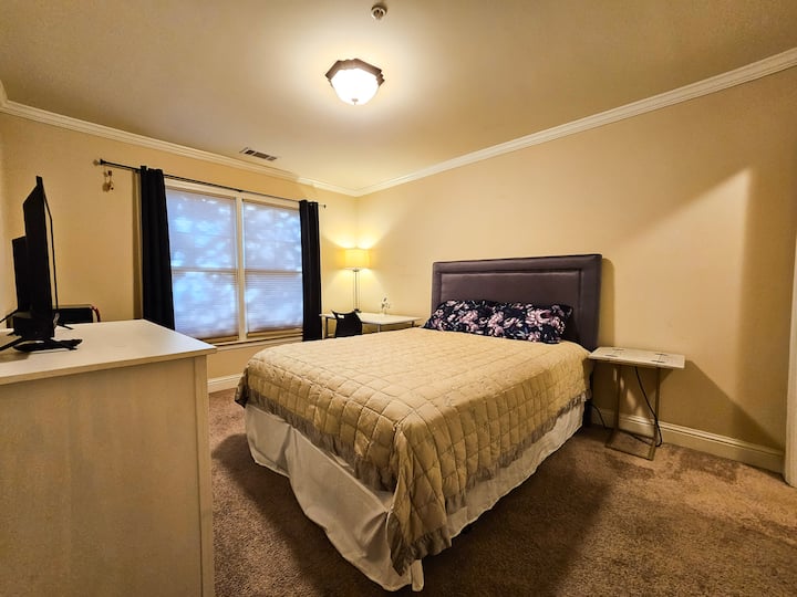 Fully Equipped Bedroom N/ Downtown Alpharetta - Alpharetta, GA