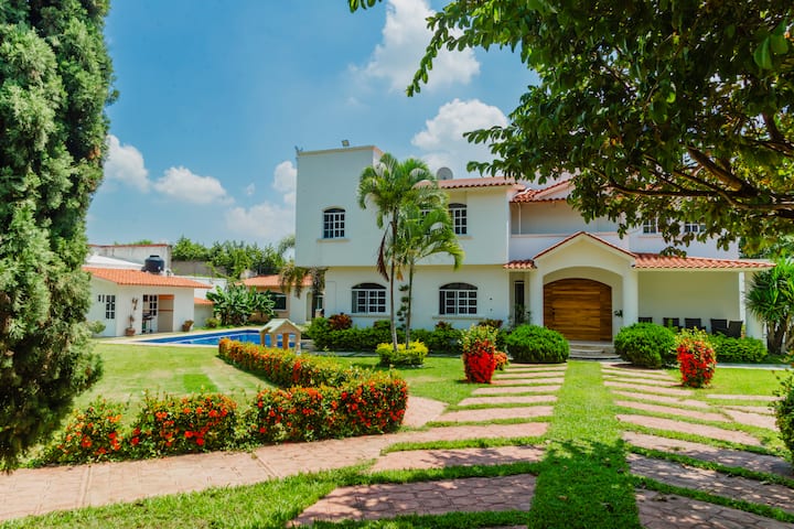 Villa W/ Pool, Karaoke, Palapa, Jacuzzi & Garden - Tuxtla Gutiérrez