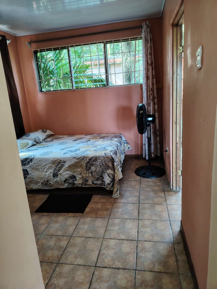 Estudio Privado Cerca Del Mar, Con Garaje. - Limon