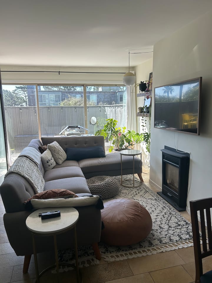 Chic & Peaceful Home In Quiet, Secure Neighborhood - San Francisco, CA