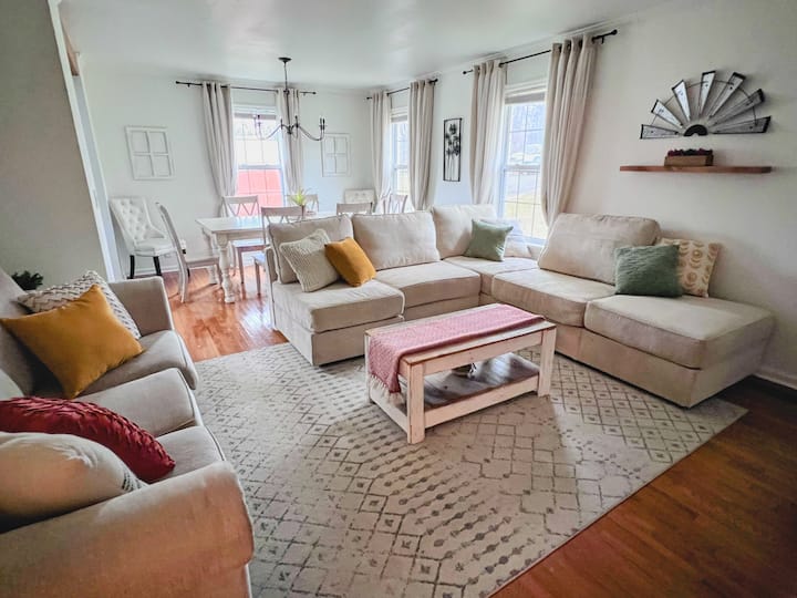 Peaceful Home W/ Big Yard Near Downtown - Nashville