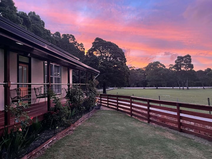 Farm Stay At Lowana, Strahan - Tasmania