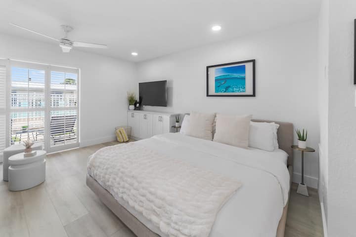 [Beach Elements] Pool View + Private Beach & Bikes - Siesta Key, FL
