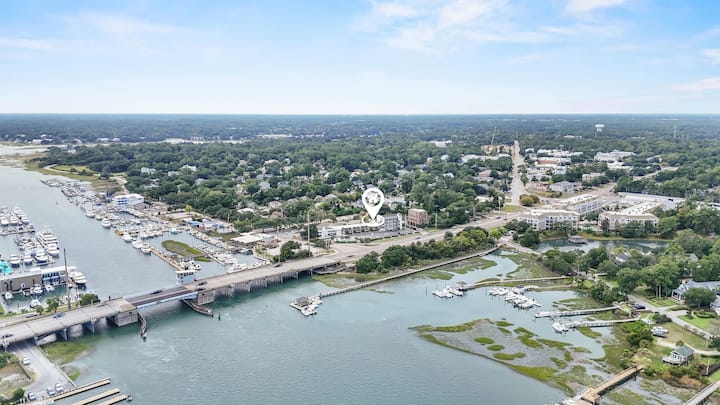 Waterway Getaway + Pool & Moments From Oceanfront - Wilmington, NC