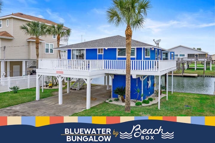 Canal Front Bungalow With Screened Patio - Galveston, TX
