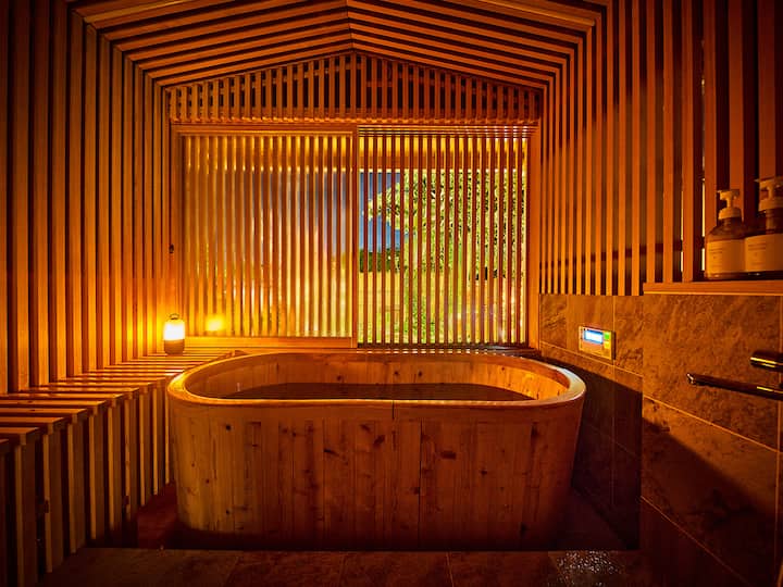 Himeji Castle's Back Parlor-like"400-year-old Inn - Himeji