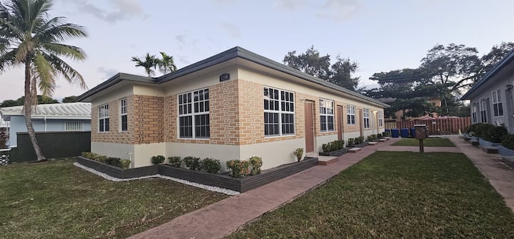 Diego's Place: The Best Place (Fulford By The Sea) - North Miami Beach, FL