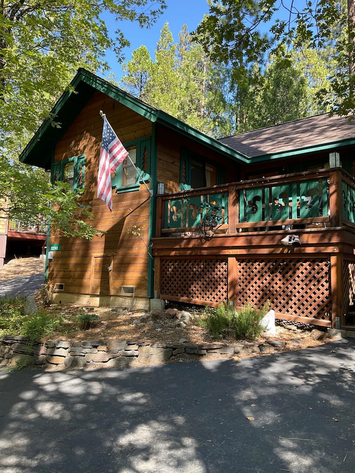 Squirrel House - Brentwood Lake, Twain Harte