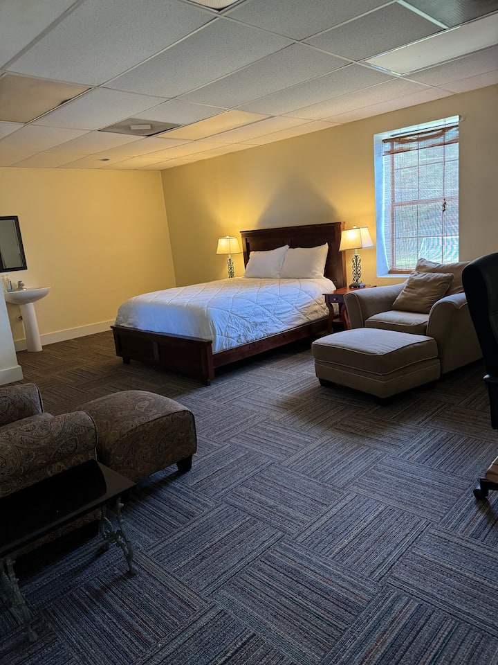 Above The Middle - Private Room Near Mobile Bay - Fairhope, AL