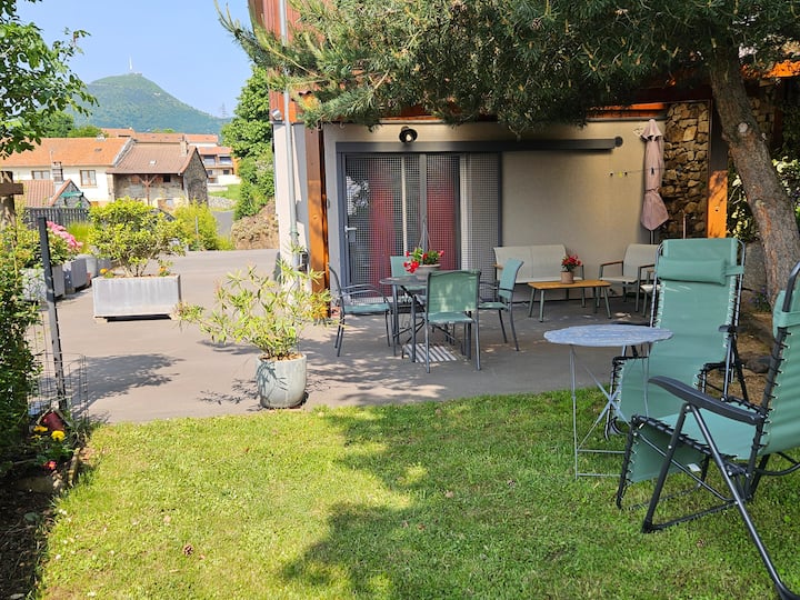 Le Vulcan ***  65 M2  Vue Sur Le Puy De Dôme - Orcines