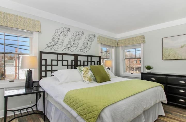 Charming 2br Loft In Downtown Saugatuck - Saugatuck, MI