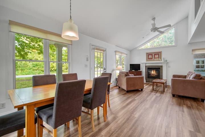 Charming 2br Pet Friendly Retreat In Saugatuck, Mi - Saugatuck, MI