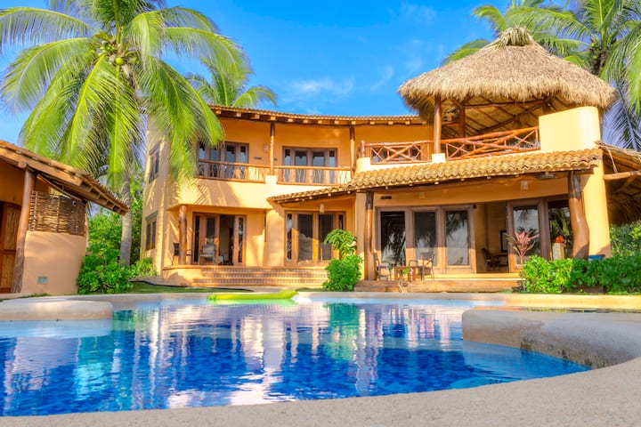 "Casa Luna Del Mar" Beachfront Villa - Mexico