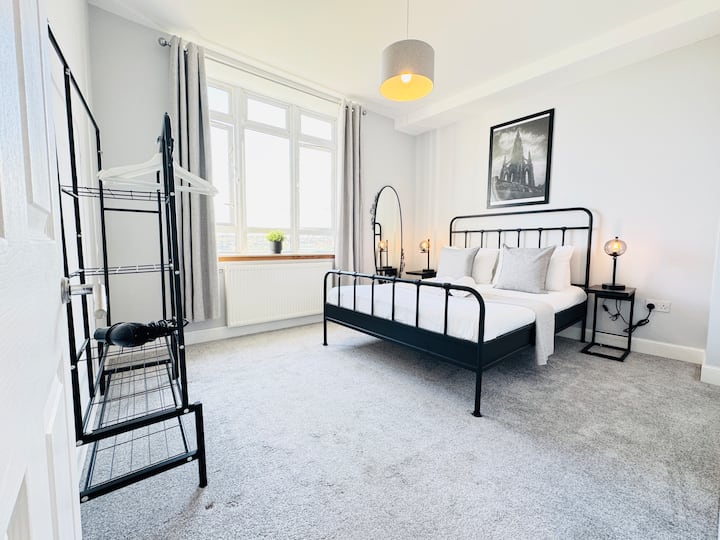 Skyline View Apartment - Edinburgh