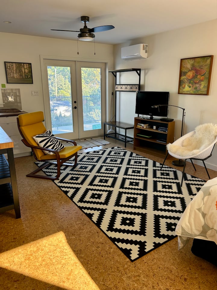 Sunrise Studio - Courtenay, BC, Canada