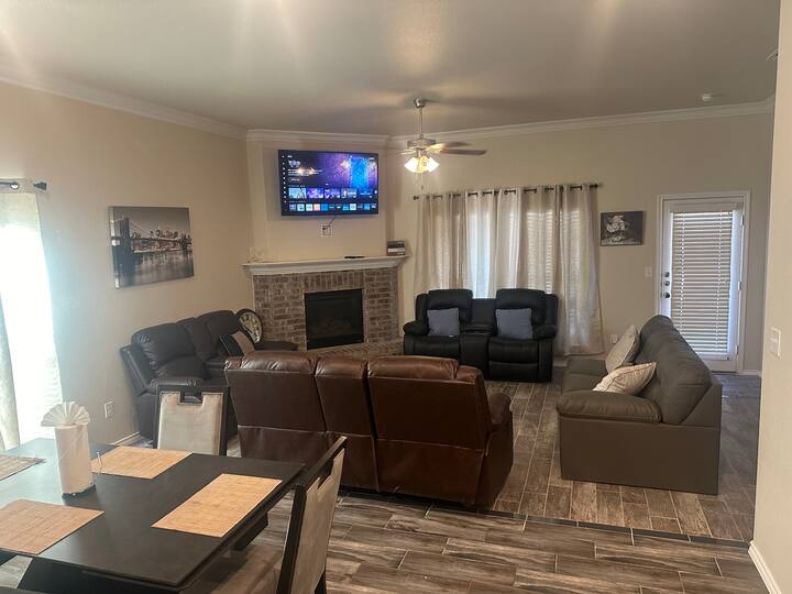 Rattler Inn  (Smart Tvs Installed In Each Room) - Midland, TX