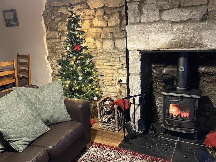 1888 Portland Stone Cottage - Weston