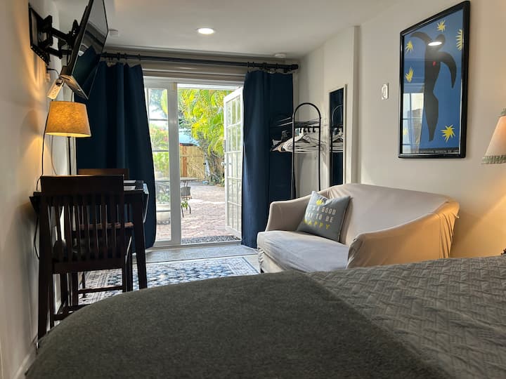 Downtown West Palm Beach Monthly Rental Cabana - West Palm Beach, FL
