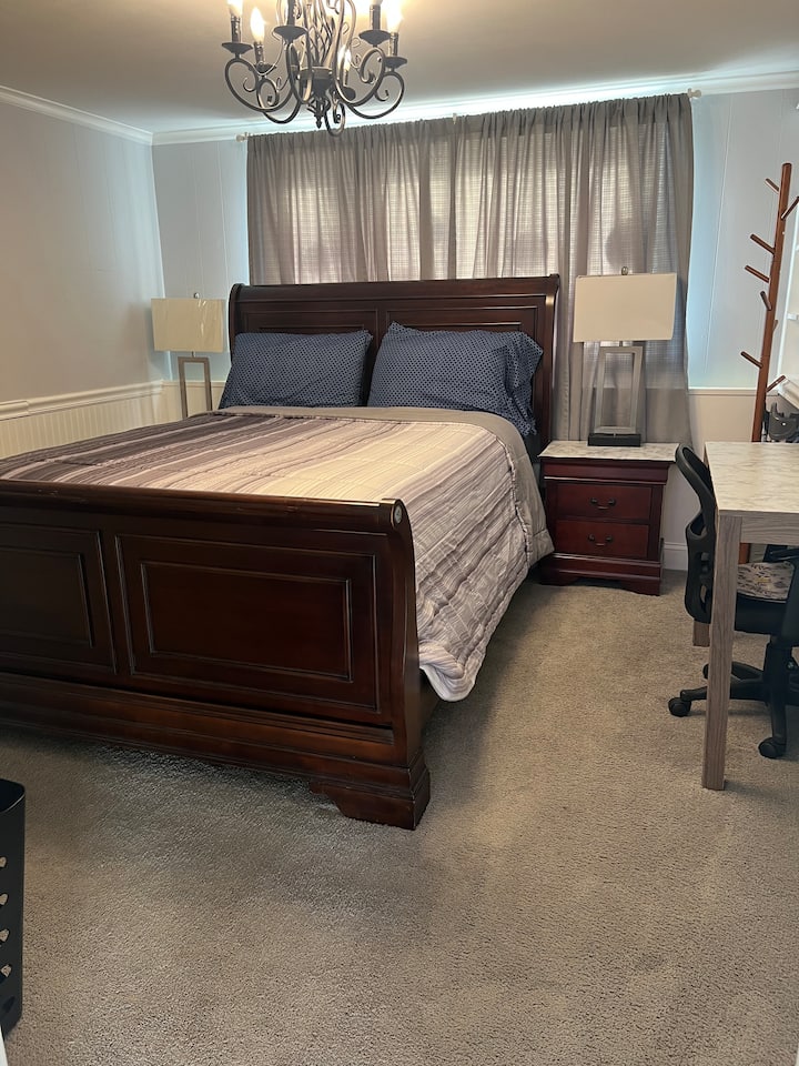 Private Entrance Suite With A Smart Tv - New Jersey