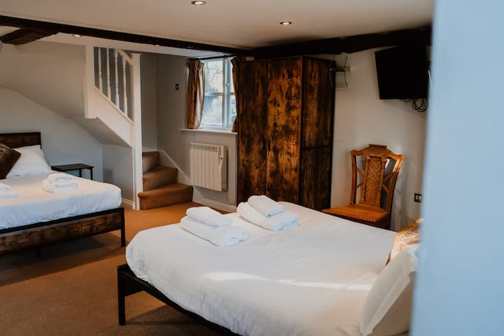 Family Cottage 12 With Ensuite, Rylands Farmhouse - Altrincham