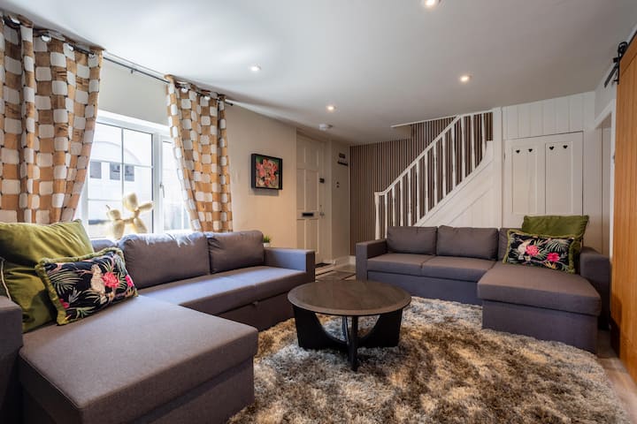 *Stylish House, Sleeps 14, Town Location, Parking* - Cheltenham