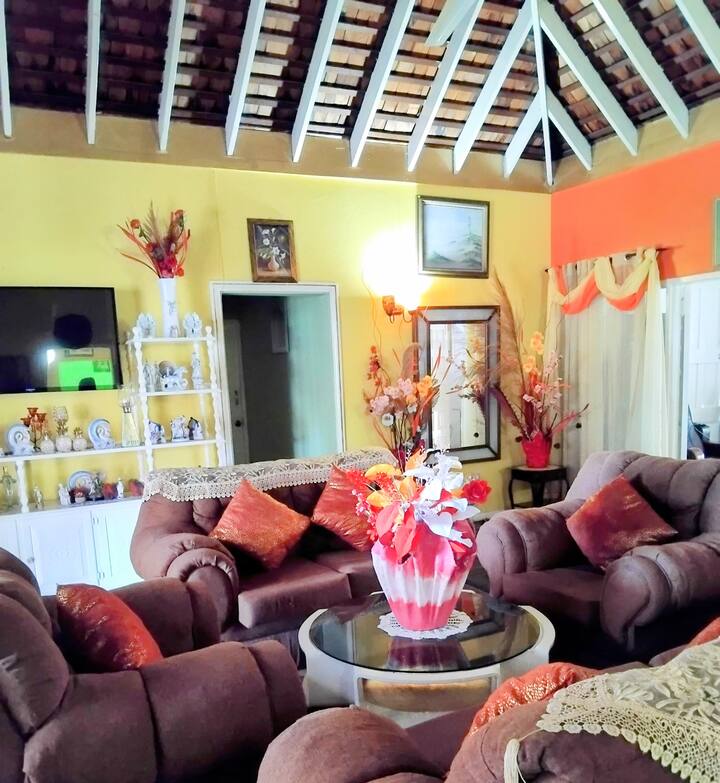 King Room With Balcony Near Beach & Airport - Montego Bay
