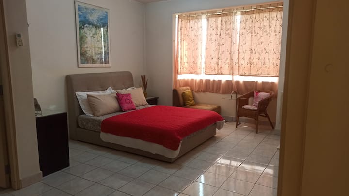 Cozy And Comfortable 2br Home At Vibrant Mt Kiara - Petaling Jaya