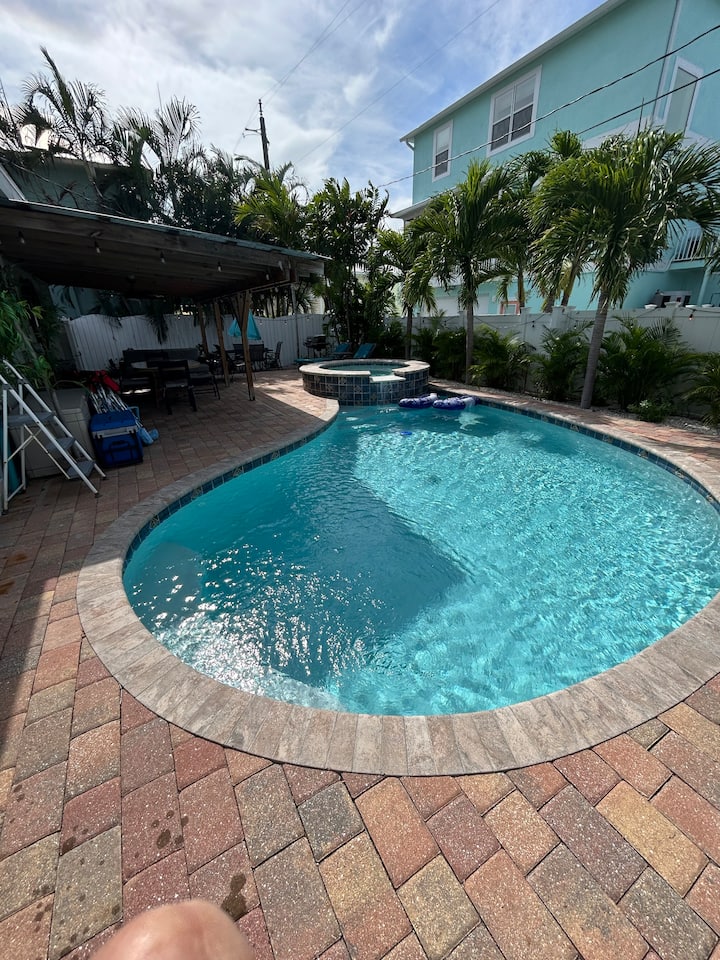 Quaint Backyard Sanctuary - New Pool - Fort Myers Beach, FL