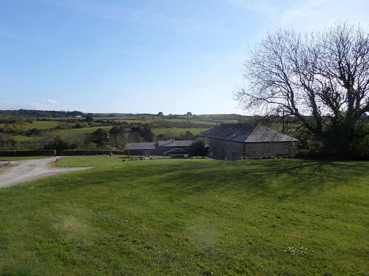 Miner's Cottage In A Peaceful Setting - Redruth