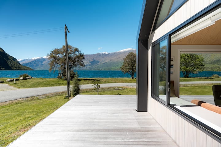 Sensational Wakatipu Lake Front Abode In Kingston - Kingston, New Zealand
