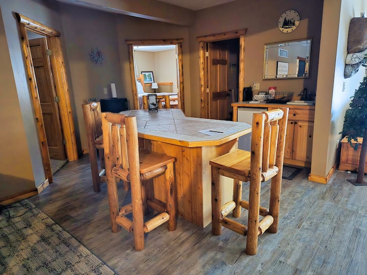 Peaceful & Cozy Private Living Space- Pond View - Michigan