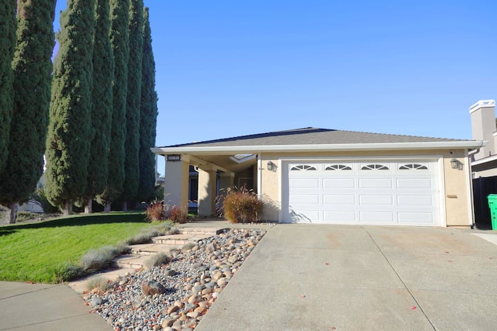Charming Home With Warmth And Piece. - Hayward, CA