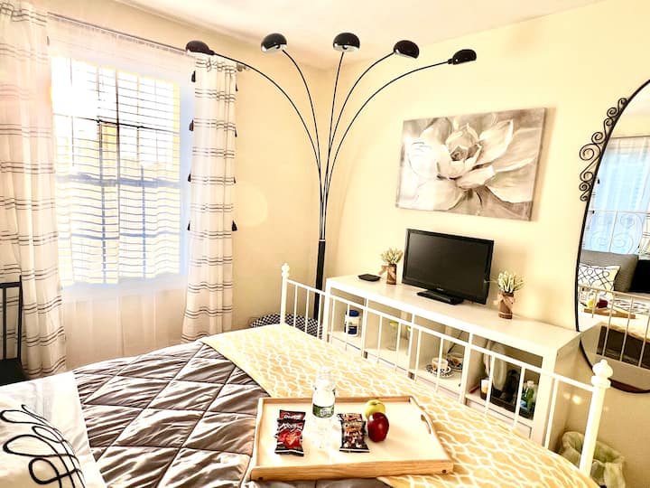 Luxurious Guest Room W/private Bath - Foxborough, MA