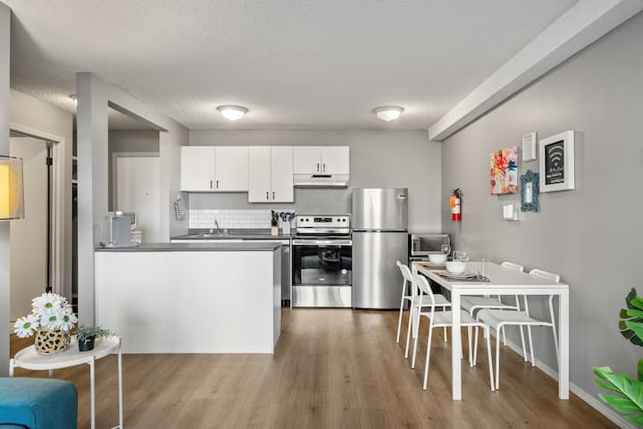 Cozy And Relaxing   Walk Everywhere - Bl264612 - Calgary