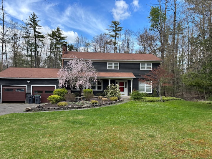 Renovated, Spacious Woodstock Retreat Near Town - Woodstock, NY