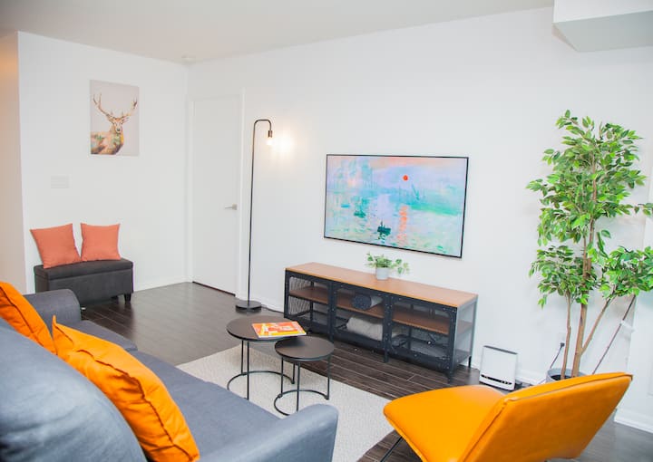 Luxury 2 Bdrm, Cntower/lake View +Parking+pool+gym - Toronto