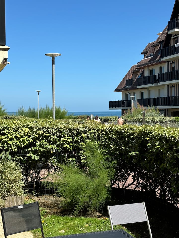 Cabourg : Front De Mer Apt Rdc 52 M² Avec Jardin - Cabourg